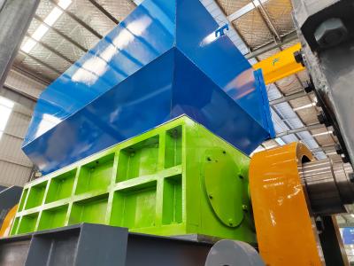 Cina Trituratore per auto in plastica ABS a doppio albero ideale per il riciclo dei rifiuti in vari settori industriali in vendita