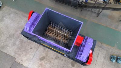 China Multifunktioneel 2000 Aluminium blikken Metalen schroot Keukenafval Plastic karton gegolfde versnipper Te koop