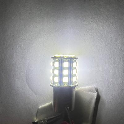 Cina Segnali di svolta LED bianchi di lunga durata per auto 12V Corpo in lega di alluminio Bianco Giallo Rosso 3030 33SMD in vendita