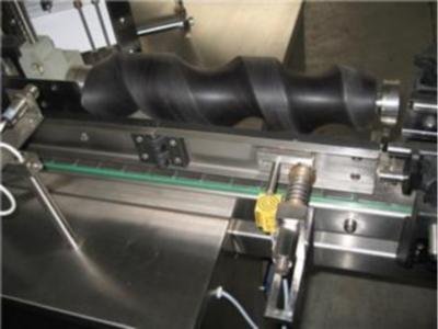 Cina Macchina bagnata automatica della manica della bottiglia dell'etichettatrice 380v 50mm della colla 50Hz in vendita