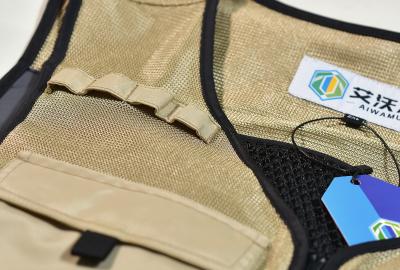 Cina Vesti di raffreddamento per fotografia all'aperto con materiale a maglia resistente al rumore e all'usura in vendita