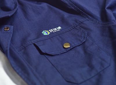China Halvegeleider ventilator koelvest jas voor buitenwerk Regelmatige lengte en laag geluid Te koop