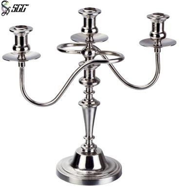 Cina 3 Holder Round Based 304 Stainless Steel Candelabra For High End Hotel in vendita