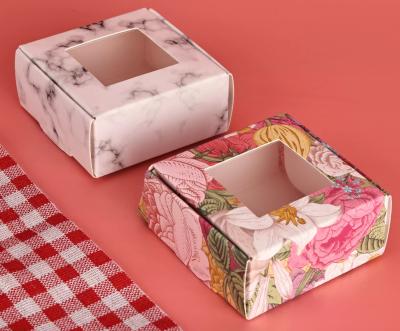 China Customized Environmentally Friendly Packaging Paper Box Color Printing Bath Products Hat Packaging Box With Window for sale