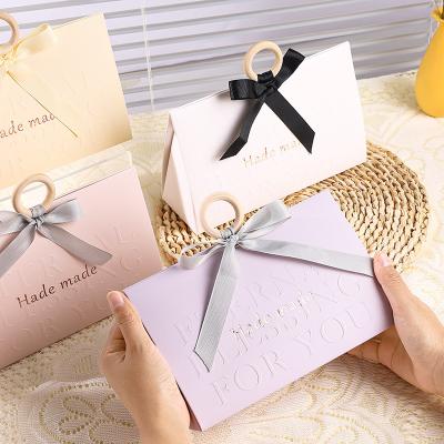 China Luxury Minimalist Gift Boxes Bags Scarf Sock Wedding Favor Packaging Coating Glossy / Matte for sale