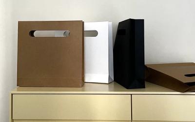 중국 로고가 있는 고급 맞춤형 종이 쇼핑백, 의류 보석 포장을 위한 두꺼운 부티크 선물 가방 판매용