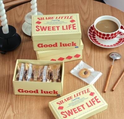 China Sweet Life Holiday Cookie Box Premium Assorted Treats Gift Set Cookies Fudge Snowflake Crisps Box for sale
