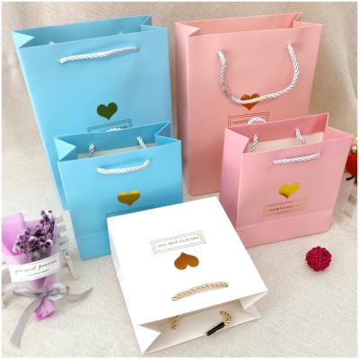 China Gold-Stamped Heart Jewelry Handbag Gift Bag Souvenir Handbag Small Gift Bag Paper Bag Packaging for sale