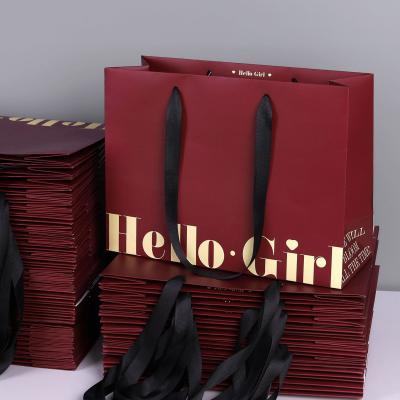 중국 인스 스타일 의류 매장 쇼핑백 고급 패션 선물 종이 가방 맞춤 로고 인쇄 판매용