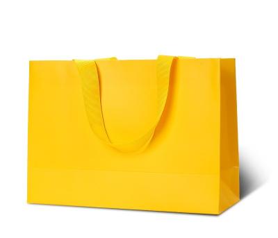 China Premium Solid Color Gift Bag Set Thickened Paper Shopping Bags with Textured Handles for sale