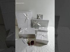 Rectangular gift box with customizable size
