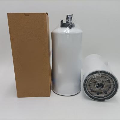 Cina HL750 Modello di auto Elemento di filtro del liquido di raffreddamento P551008 per macchine e apparecchiature di ingegneria in vendita