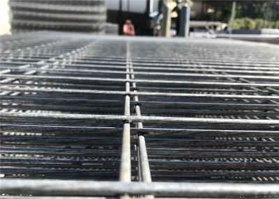 China Hot dipped Galvanized Temporary Fencing Panels 42 microns hdg tube wall thick 2.00mm and wire 3.0 mm 60mm*150mm for sale