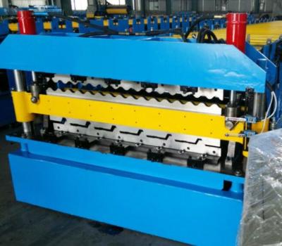 China rollo de la capa doble de 0.7m m que forma la máquina, rollo del panel de pared del tejado de la capa doble que forma la máquina en venta
