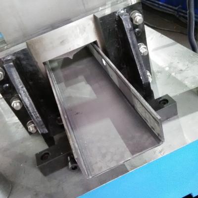 Cina Guardavia della posta 2.5mm di U C che forma macchina nessuna taglierina cambiante di bisogno per la dimensione differente in vendita