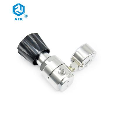 China CE Adjustable Pressure Reducing Valve Nitrogen Air Pressure Regulator With Gauge for sale