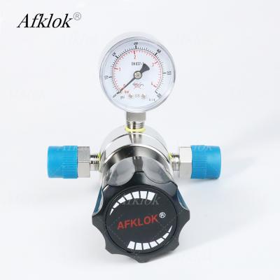China Medische gasvoorziening en medische apparatuur roestvrij staal 316L eenstadium drukregulatoren uitlaat 60psi 1/2in Man for sale