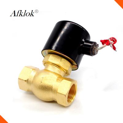 Китай Модулирующая лампа пара 2 путей автоматическая, пар 180 ℃ расклассифицировала структуру клапанов пилотную продается