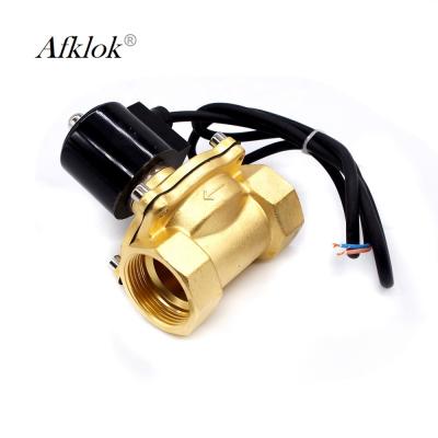 Cina Elettrovalvola a solenoide a 1,5 pollici normalmente chiusa 240V dell'ottone DN40 per acqua in vendita