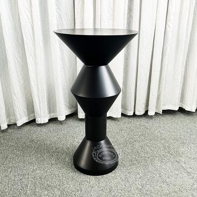 China WENDING Matte Black Hourglass High-Top Cocktail Bar Table – Industrial Chic Stand for sale