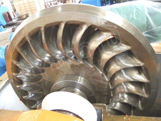 het wiel van de turgoturbine