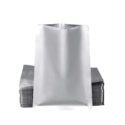 Cina Silver Heat Seal Three Layers Laminated Airtight Mylar Vacuum Aluminum Foil Vacuum Bags in vendita