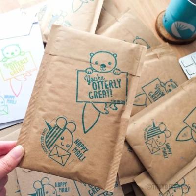 China custom 100% biodegradable Natural Brown Kraft paper Bubble Mailers padded Envelopes with honeycomb paper pad Te koop