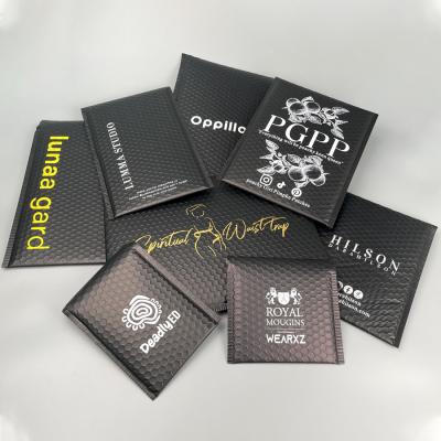 Cina Custom 8.5x12 Poly Bubble Mailer Luxury Metallic Bubble Padded Envelopes For Cloth With Tear Strip in vendita