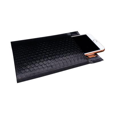 Cina Eco Friendly Padded Shipping Envelope Bubble Poly Mailer Shiny Gloss Black Bubble Mailer in vendita