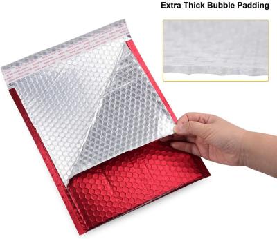 Cina Red Bubble Mailing Bags Self Seal Recycled Christmas Bubble Mailers in vendita