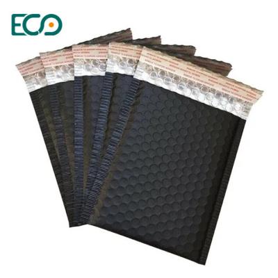 Cina Matte Black Eco Friendly Bubble Mailer Premium Aluminum Foil  Material in vendita