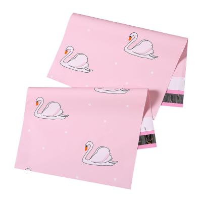 Cina Custom Printing Green Big Flap Lock Courier Postage Polythene Bag Self Seal Poly Mailers 14.5x19 Mailing Bags With Logo in vendita