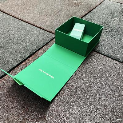 China Luxury Folding Elegant Lift-Off Lid Shoulder Neck Rigid Paper Box à venda