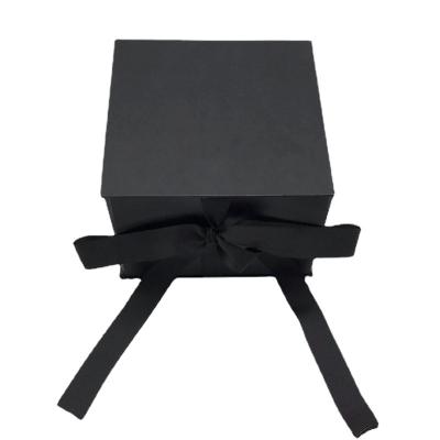 China Bow Silk Folding Gift Luxury Box Gold Stamping Logo Ready To Ship Gift Package Box Te koop