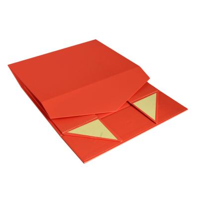 Cina Gold Logo Stamping Christmas Luxury Small Empty Rigid Chocolate Gift Box With Magnetic in vendita