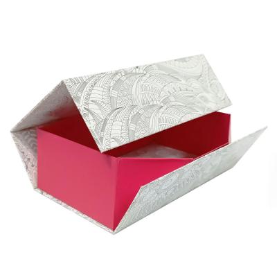 Cina Luxury Magnetic Engagement Gift Packaging Folded Paper Box With Self Adhesive in vendita