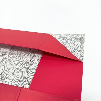 Cina Luxury Magnetic Engagement Gift Packaging Folded Paper Box With Self Adhesive in vendita
