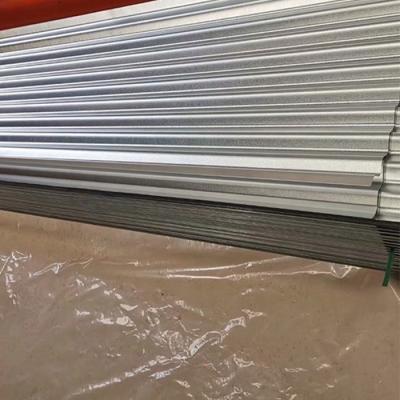 Cina 1250mm galvanizzato Bwg ha ondulato gli strati coprenti d'acciaio in vendita