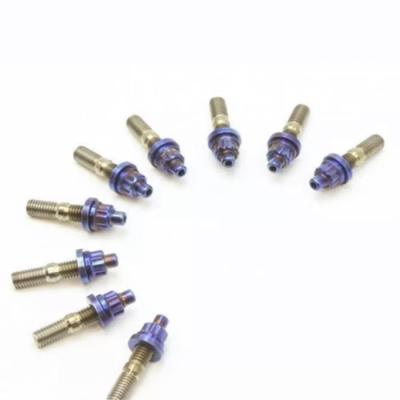 China Processando o parafuso personalizado do parafuso prisioneiro do titânio de Gr5 M8x1.25x45 para os auto motores à venda