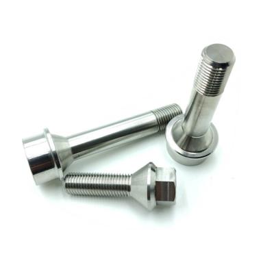 Cina M7x32mm Titanium Car Rim Bolt in vendita