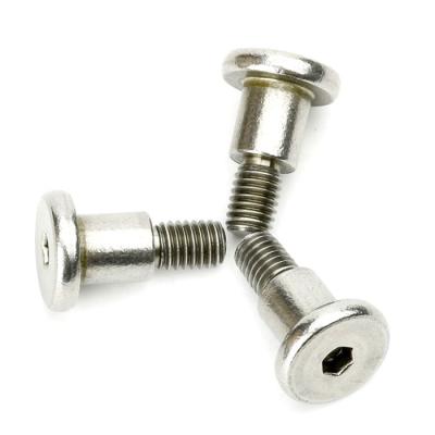 Cina Custom M5 M6 M8 Soccket Low Head Shoulder Bolt Screw in vendita