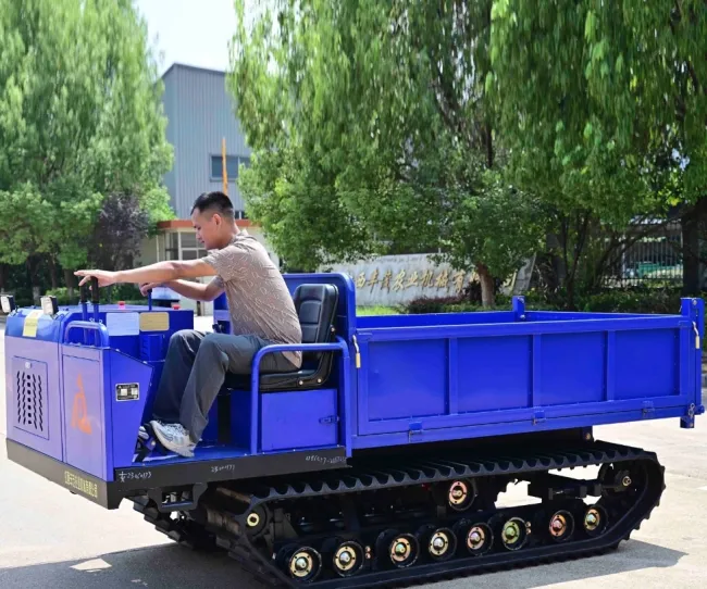 High Efficiency Durian Harvesting Machinery 3000kg 20.1kw / 2600r/Min Engine Power Popular in Indonesia GF3000 Tracked Dumper