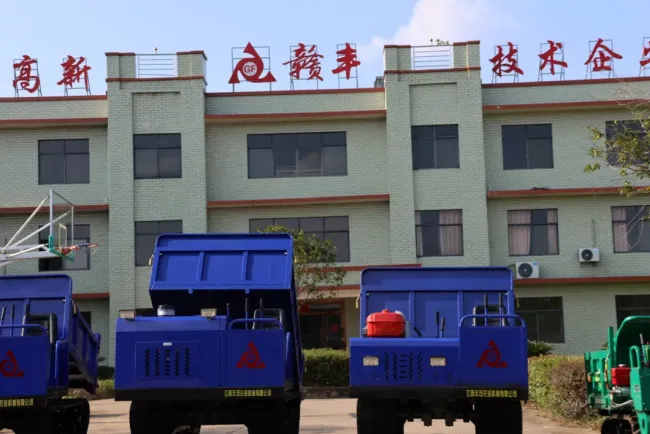 Streamlined Efficiency for Heavy Material Transport Forestry Machinery 4 Tons Side Dumping Style 3360*1650*1550mm Machine Size GF4000A Tracked Transporter