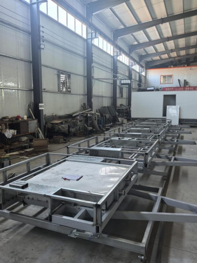 Mobile Toilet Trailer Manufacturer Luxury Portable Restrooms 2 toilets Customized Toilet Trailer 3