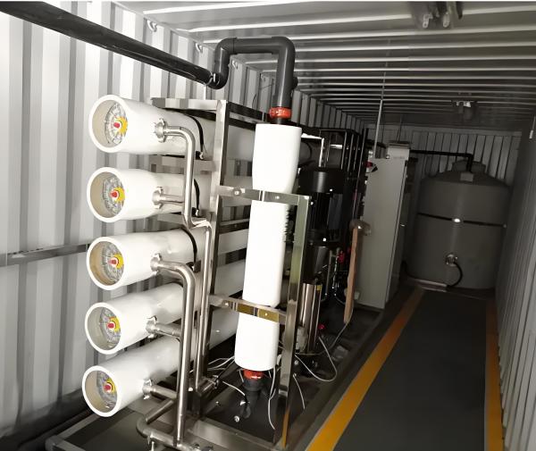 Quality Media Filter Or Ultrafiltration Containerized RO System With 99% Salt Rejection Rate for sale