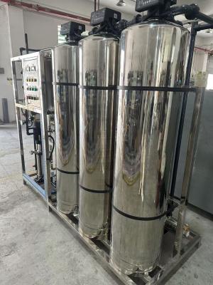 Cina Sistema di osmosi inversa commerciale in acciaio inossidabile e PVC per l'alimentazione elettrica a 380V/50Hz in ambienti industriali in vendita