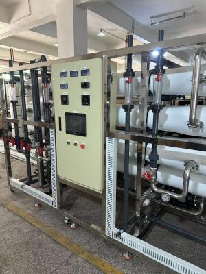 Cina 150-300 Psi Pressione nominale RO Sistema di acqua salata con ultrafiltrazione Pre-trattamento e prestazioni in vendita