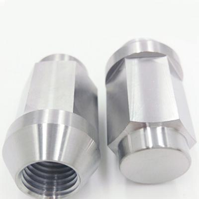 Cina Alette di titanio vicine nere M12x1.25 M12x1.5 M14x1.5 M14x1.25 dell'estremità GR5 con il rivestimento di PVD in vendita