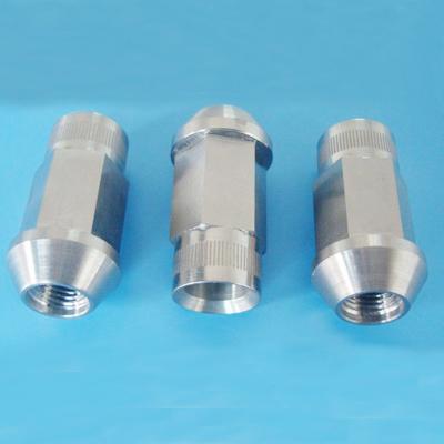 Cina Aletta di titanio M12x1.25 M12x1.5 M14x1.5 M14x1.25 dell'estremità aperta GR5 con il rivestimento di PVD in vendita