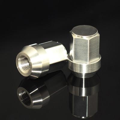 Cina Alette di titanio vicine nere M12x1.25 M12x1.5 M14x1.5 M14x1.25 dell'estremità GR5 con il rivestimento di PVD in vendita